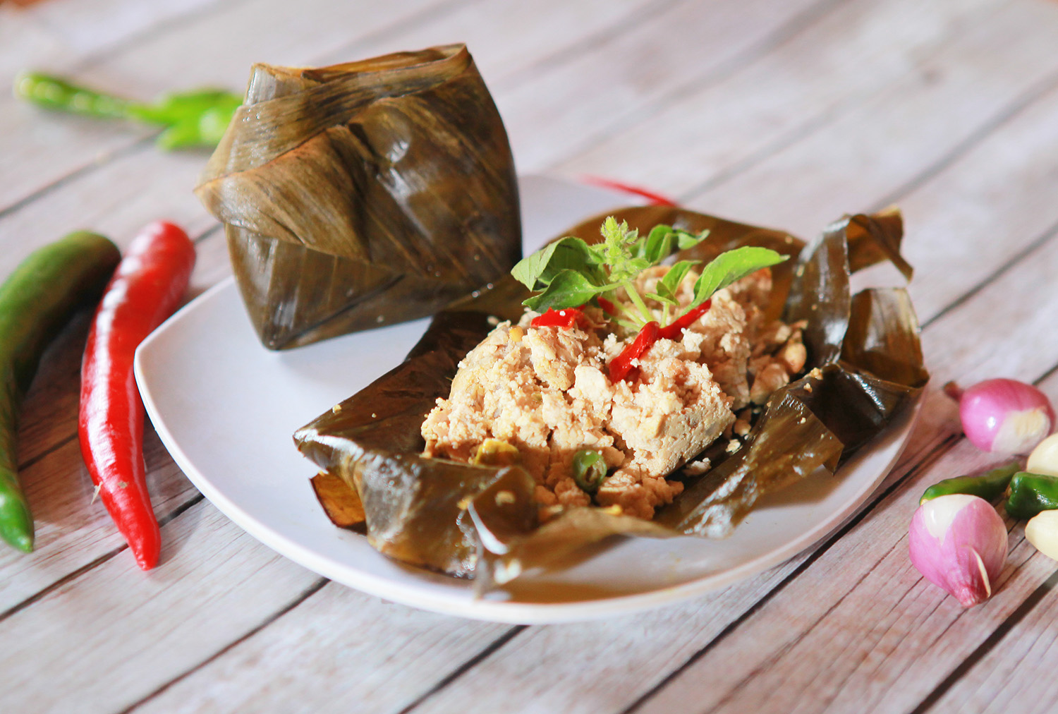 5 Most Popular Plant-based/Vegan Dish With Vegetables and Plant Leaves ...