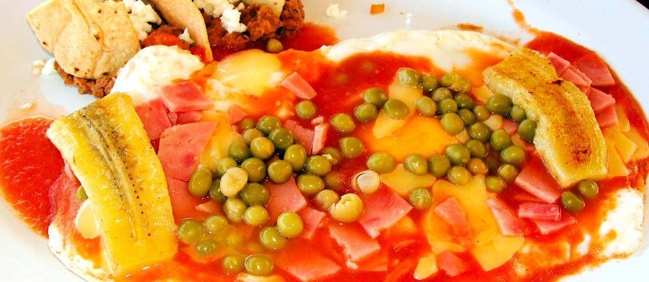 Huevos Motuleños | Traditional Egg Dish From Motul de Carrillo Puerto ...