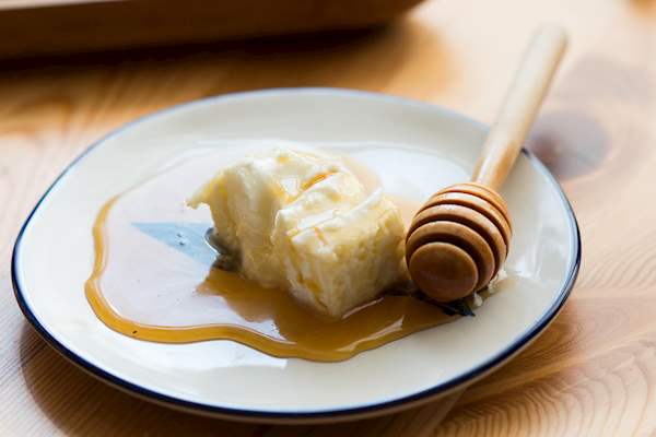 Where to Eat the Best Bal Kaymak in the World? | TasteAtlas