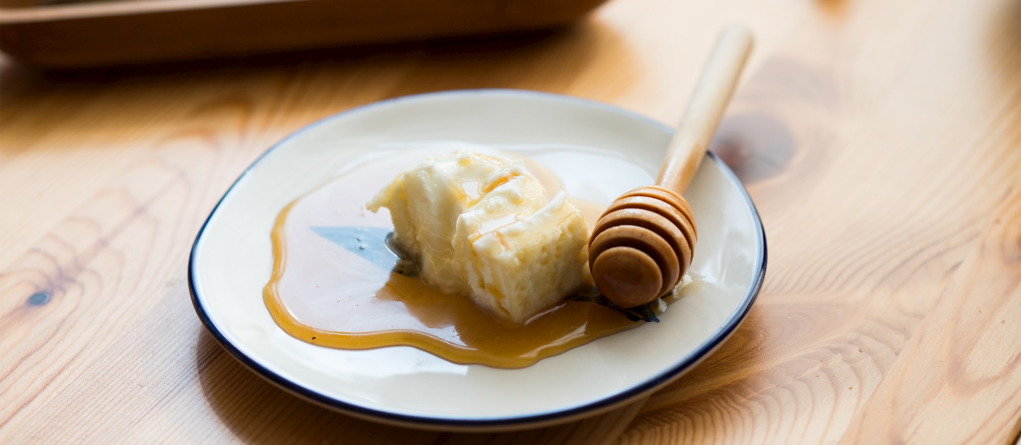 Where to Eat the Best Bal Kaymak in the World? | TasteAtlas