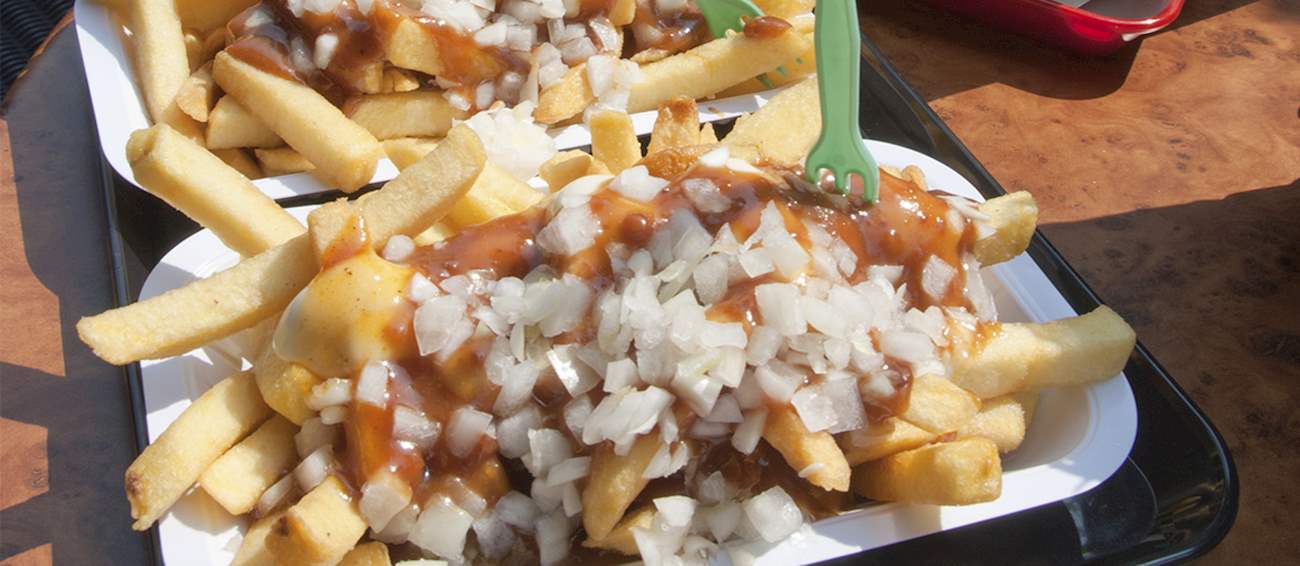 Patatje Oorlog | Traditional Potato Dish From Netherlands