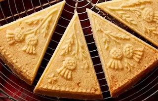 Neula | Traditional Cookie From Catalonia, Spain