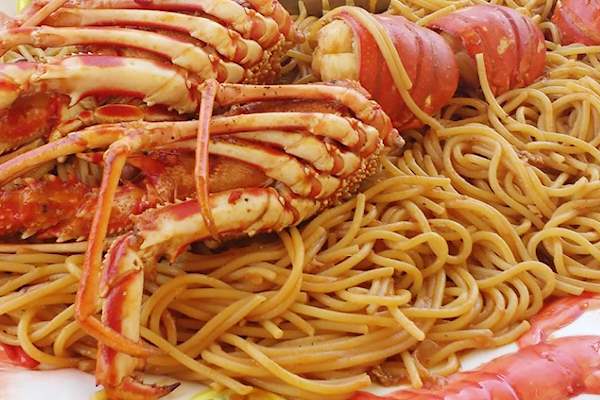 Where to Eat the Best Astakomakaronada in the World? | TasteAtlas