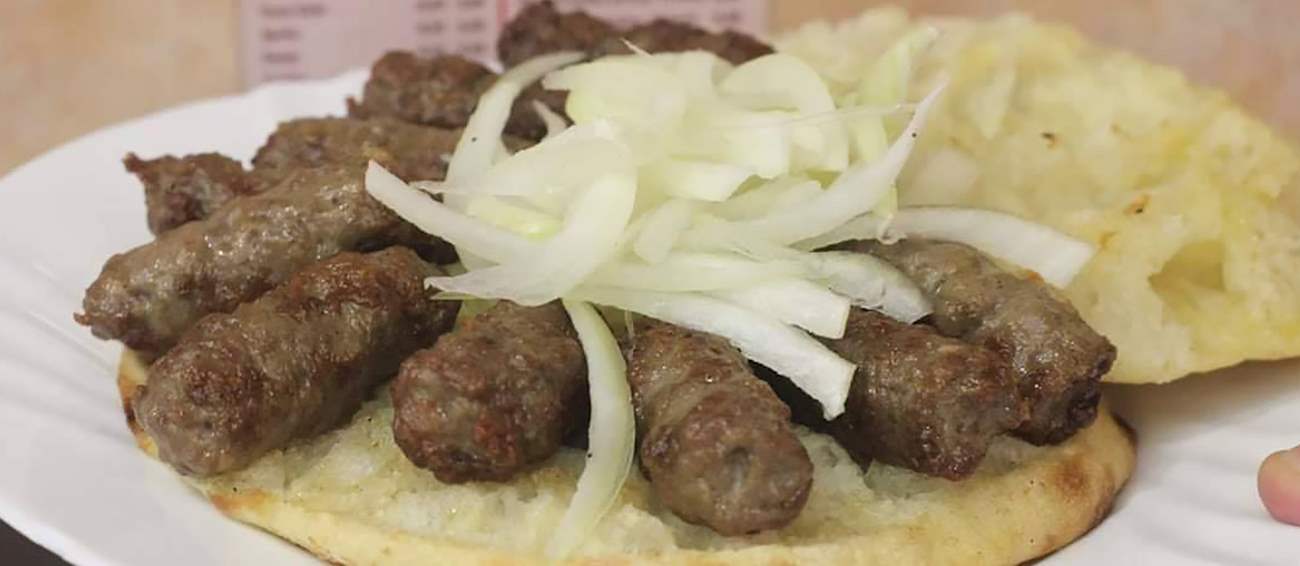 Tuzlanski Ćevapi In Restaurant Limenka | TasteAtlas | Recommended ...