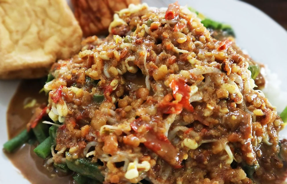Pecel In SGPC Bu Wiryo 1959 | TasteAtlas | Recommended authentic ...