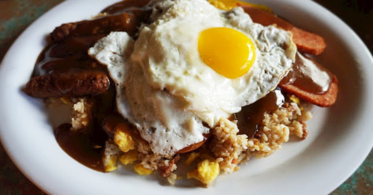 Loco Moco In Hawaiian Style Café | TasteAtlas | Recommended authentic ...