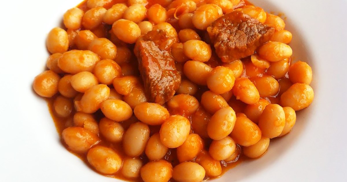 Kuru Fasulye In Fasuli Tophane | TasteAtlas | Recommended authentic ...