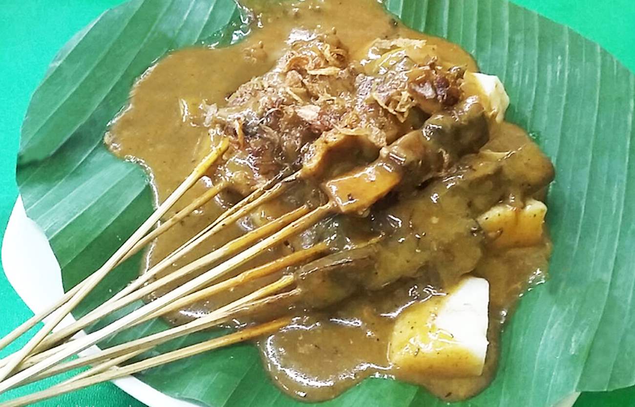 Sate Padang In Sate Padang H. Ajo Manih | TasteAtlas | Recommended ...