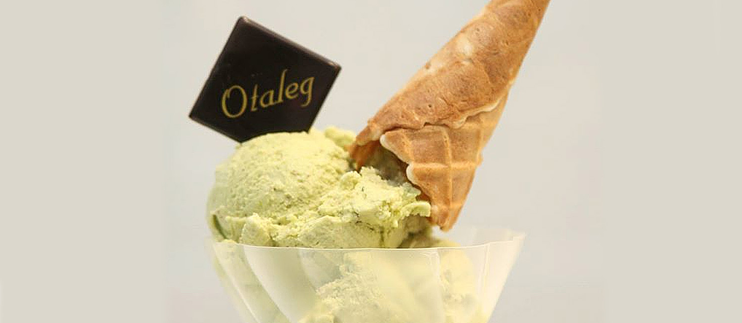 Gelato al Pistacchio In Gelateria Otaleg | TasteAtlas | Recommended ...