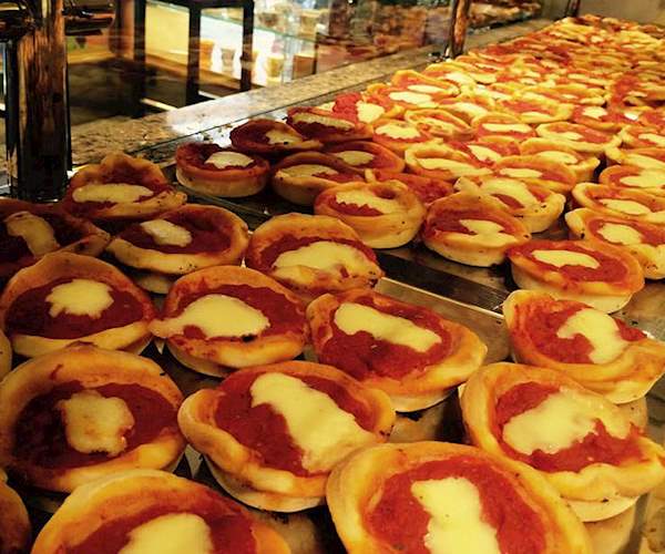 10 Best Rated European Pizzas - TasteAtlas