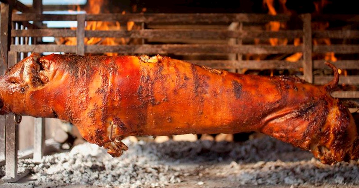 Odojak na Ražnju In Konoba Vinko | TasteAtlas | Recommended authentic ...