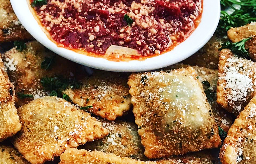 Toasted Ravioli In Mama’s On The Hill | TasteAtlas | Recommended ...