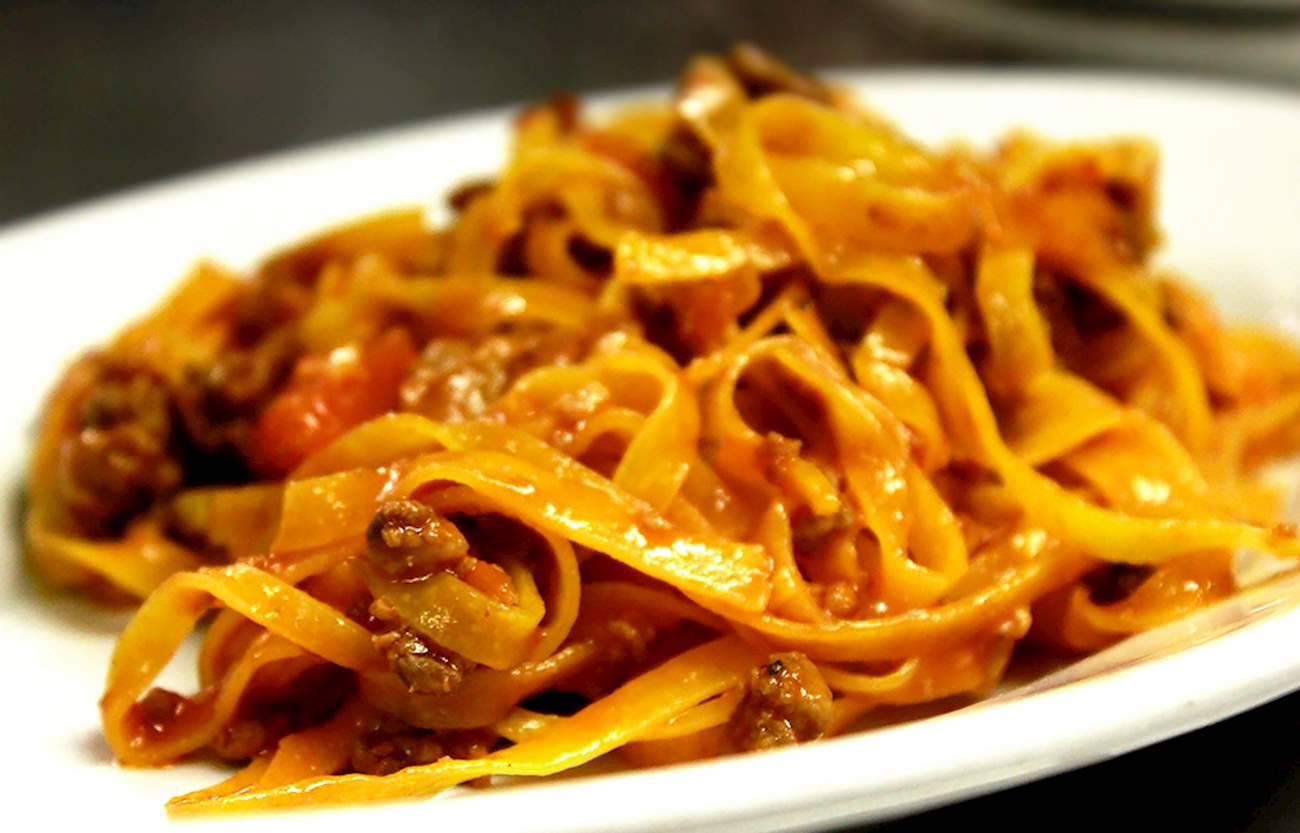 Tagliatelle al Ragù Alla Bolognese In Trattoria Anna Maria | TasteAtlas ...