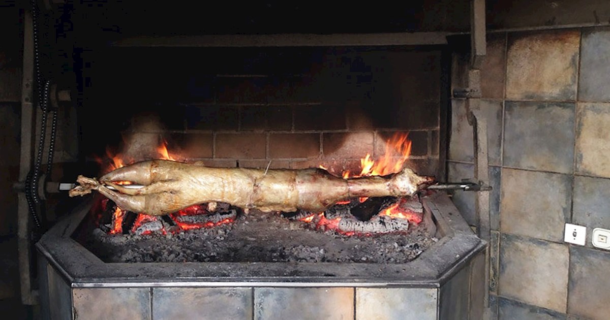 Janjetina s Ražnja In Restaurant Tamaris | TasteAtlas | Recommended ...