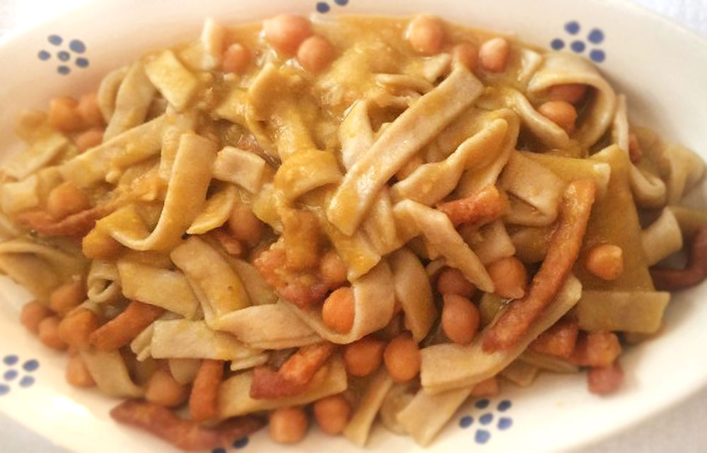 Ciceri e Tria | Traditional Pasta From Apulia, Italy | TasteAtlas