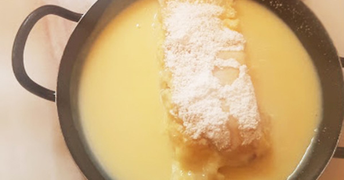 Topfenstrudel In Café Diglas | TasteAtlas | Recommended authentic ...