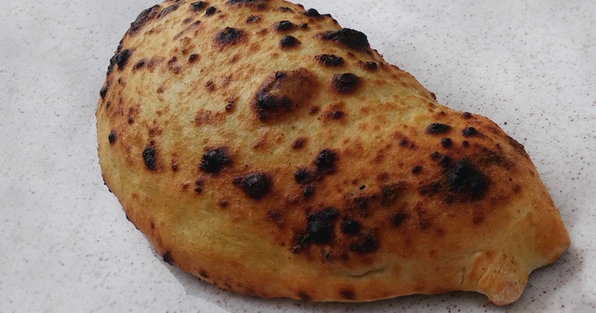 Calzone Pizza In Antica Osteria Pizzeria Pepe | TasteAtlas ...