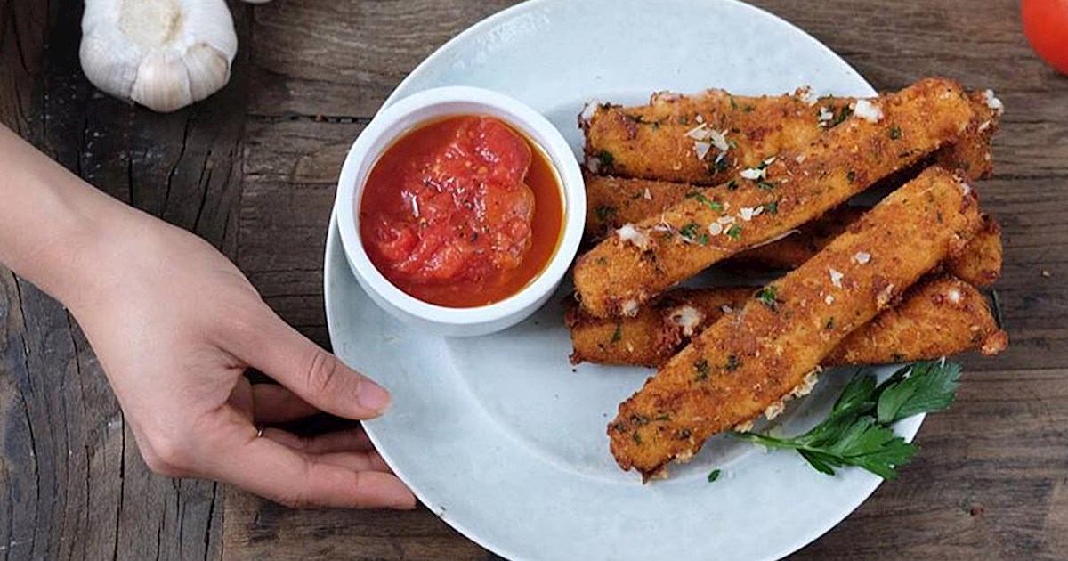 Mozzarella Sticks In Big Mozz | TasteAtlas | Recommended authentic ...