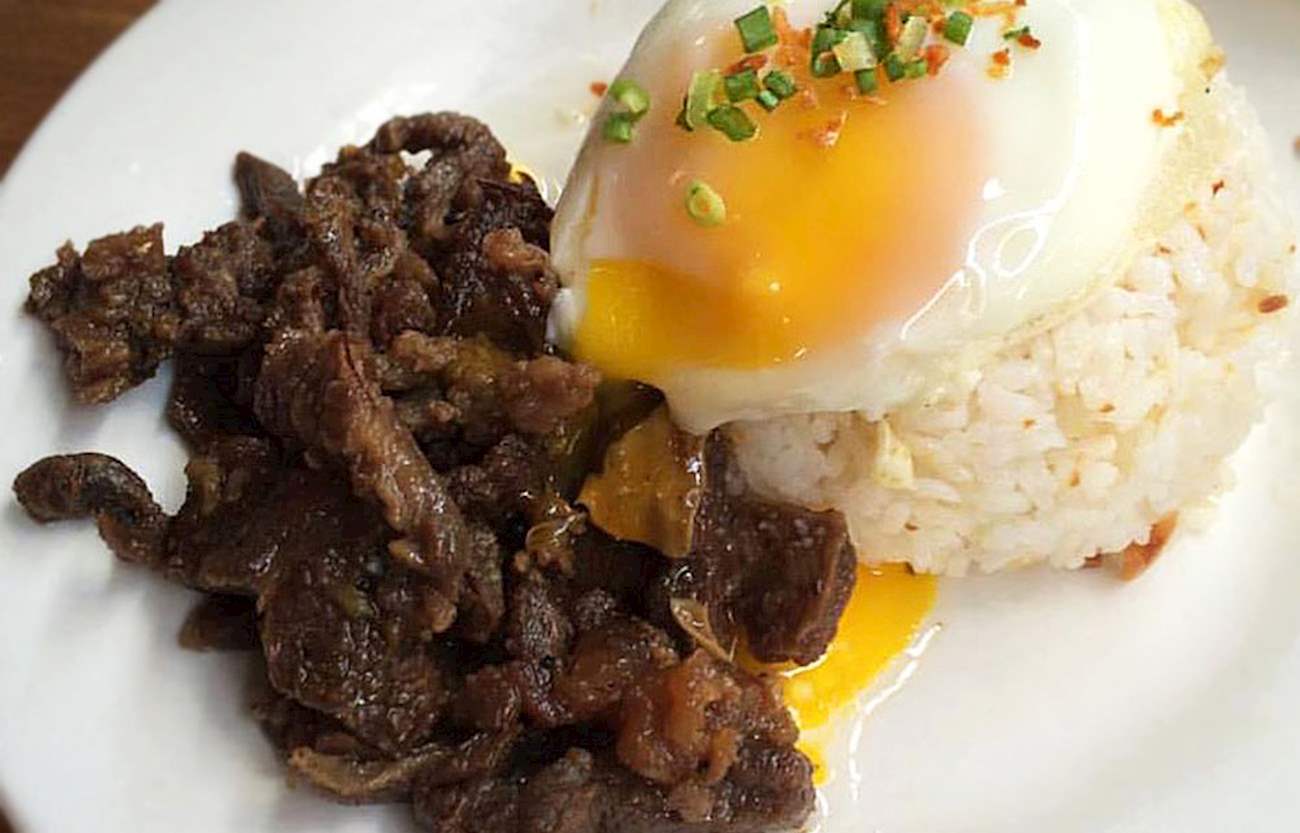 Tapsilog In Tapsi ni Vivian | TasteAtlas | Recommended authentic ...