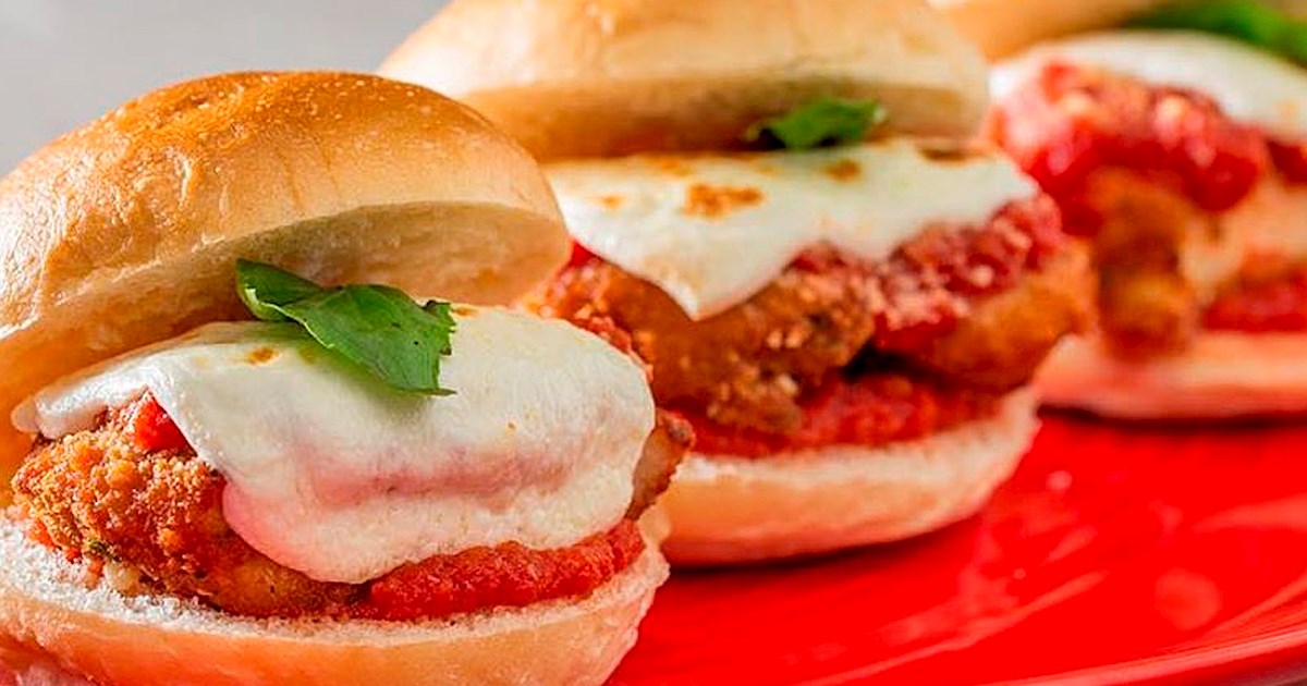 Chicken Parmigiana In Parm | TasteAtlas | Recommended authentic restaurants