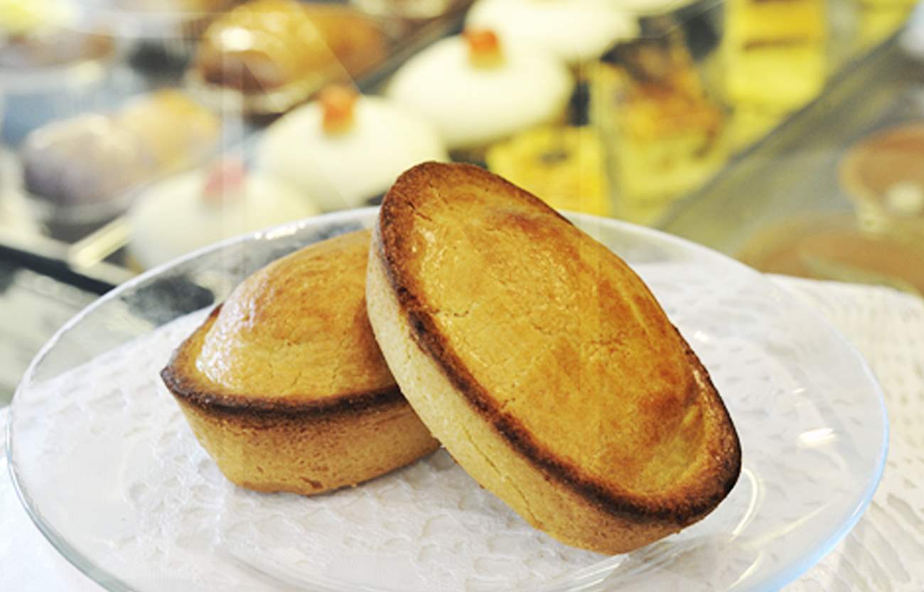 Pasticciotto In Pasticceria Natale | TasteAtlas | Recommended authentic ...