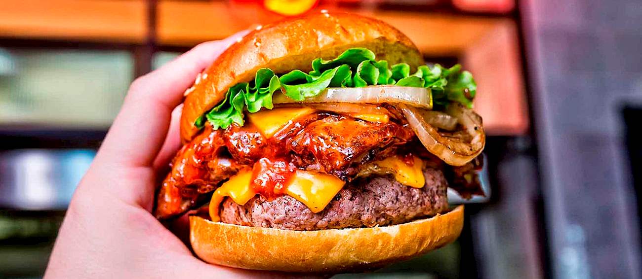 Cheeseburger In HiHo Cheeseburger Santa Monica | TasteAtlas ...