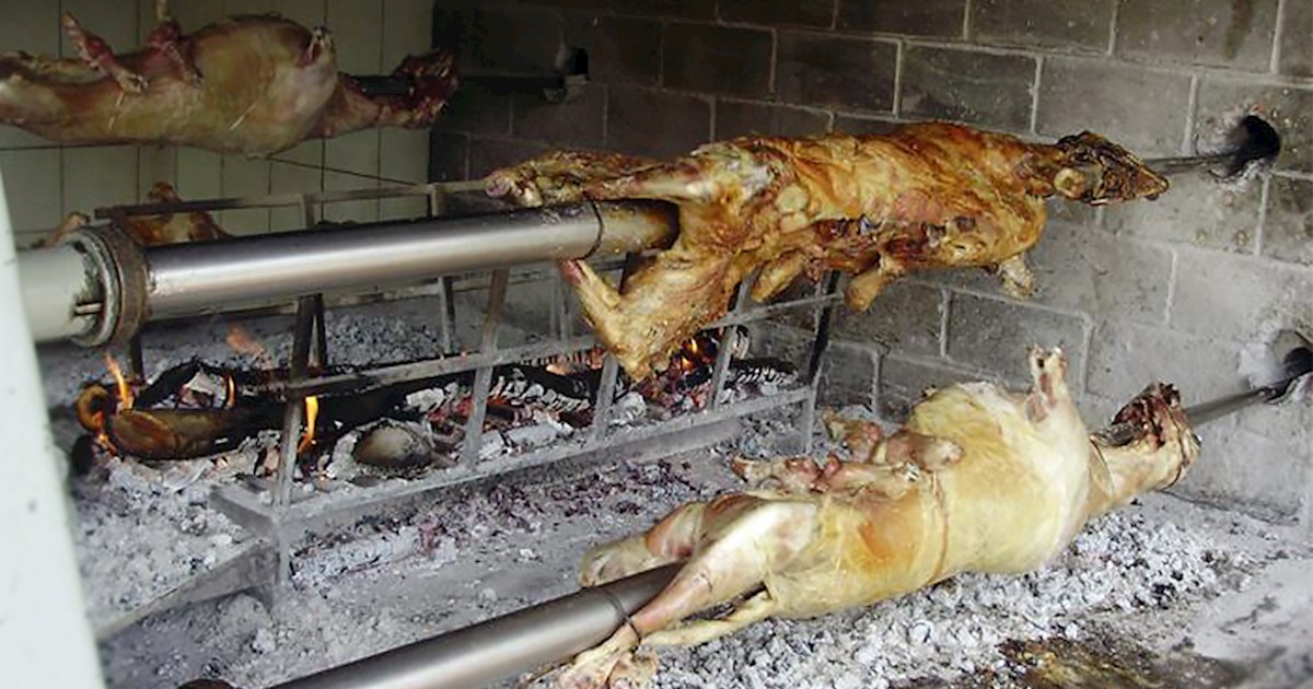 Janjetina s Ražnja In Restoran Perlica | TasteAtlas | Recommended ...