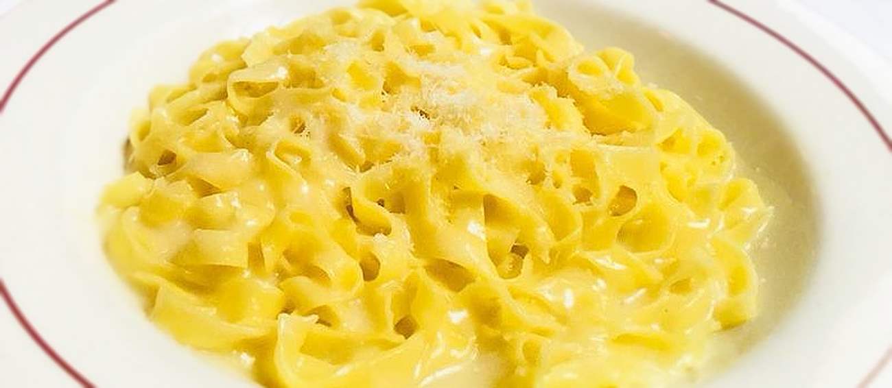 Fettuccine Burro E Parmigiano In Musso And Frank Grill Tasteatlas