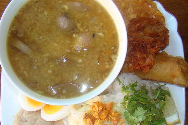 Mohinga | Traditional Noodle Soup From Myanmar, Southeast Asia