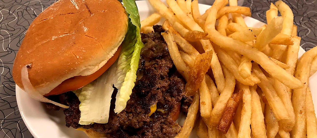 Town Topic Hamburgers Broadway | TasteAtlas | Recommended authentic ...