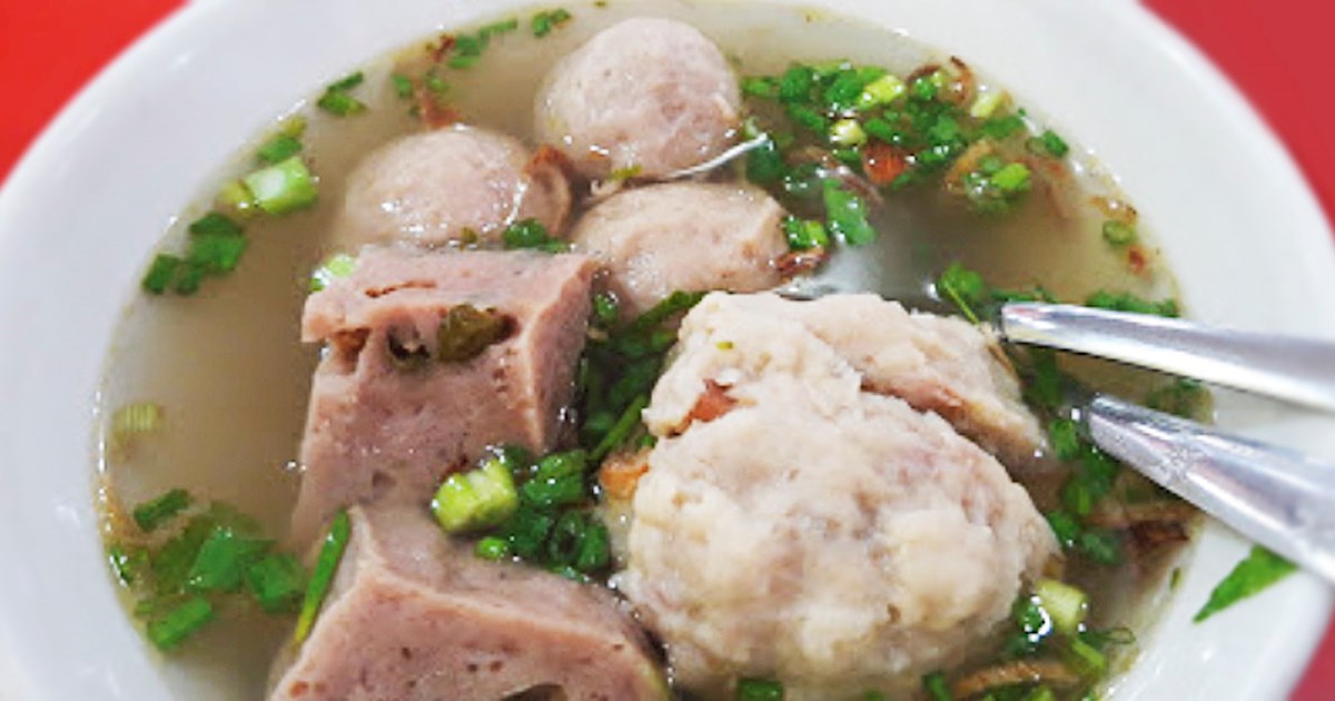 Bakwan Malang In Bakso Kota Cak Man | TasteAtlas | Recommended ...