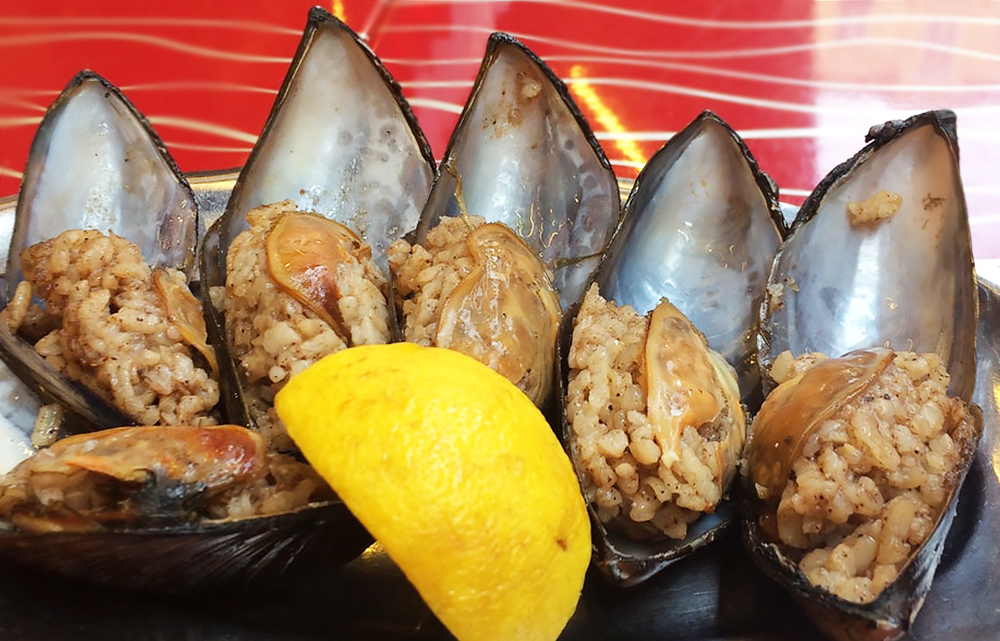 Midye Dolma | Traditional Mussel Dish From Turkey