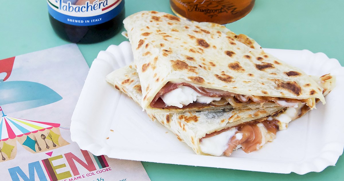 Piadina Romagnola In Piada e Cassoni dalla Lella | TasteAtlas ...