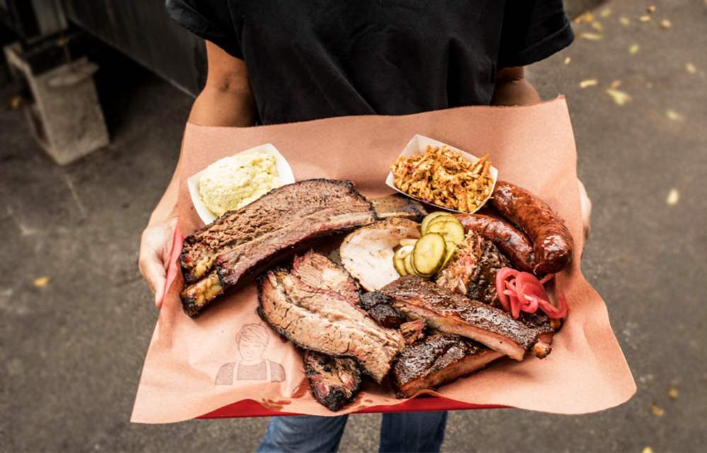 Barbecue Ribs In La Barbecue | TasteAtlas | Recommended authentic ...