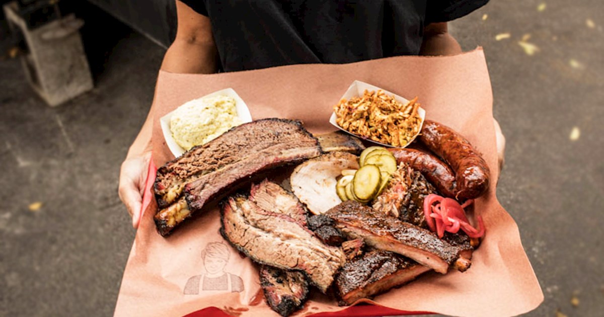 Barbecue Ribs In La Barbecue | TasteAtlas | Recommended authentic ...