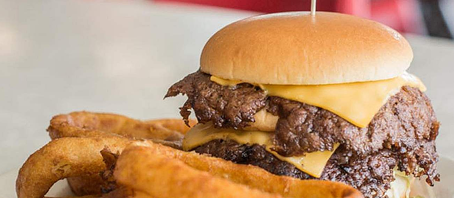 Cheeseburger In Workingman's Friend | TasteAtlas | Recommended ...