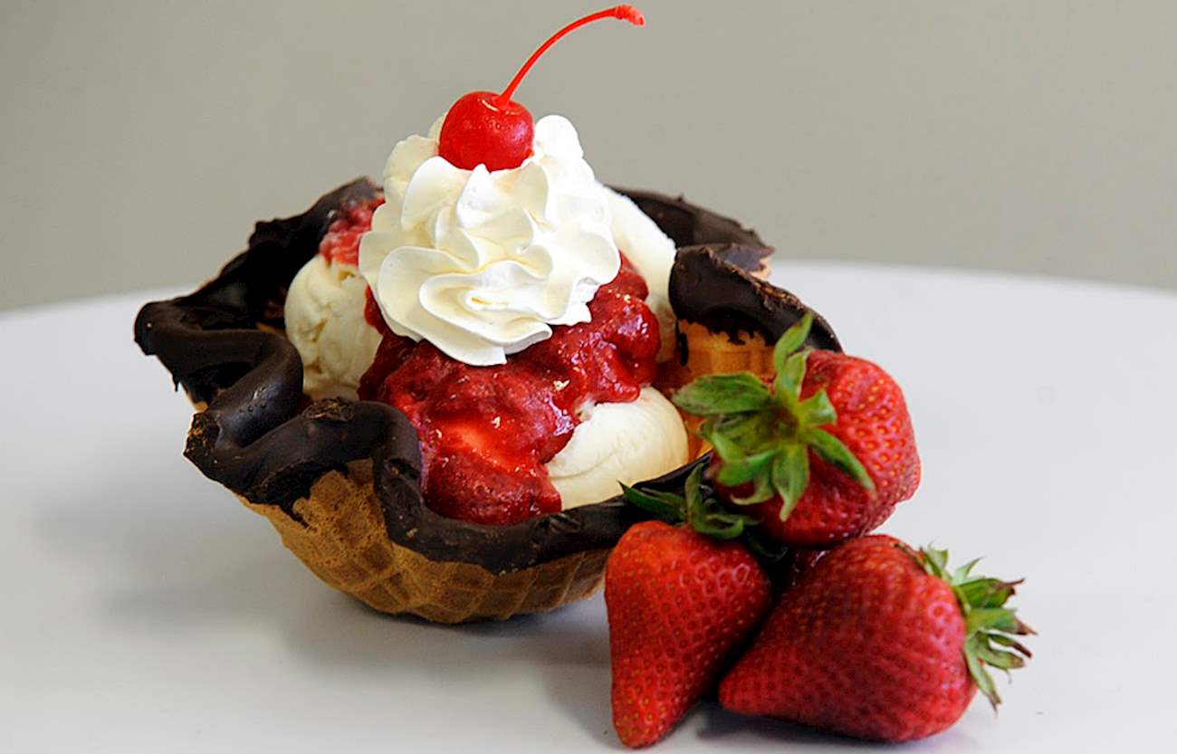 Sundae In Island Creamery | TasteAtlas | Recommended authentic restaurants