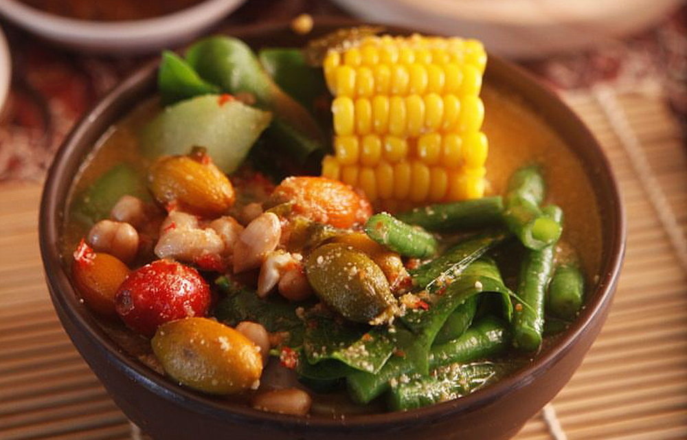 Where to Eat the Best Sayur Asem in the World? | TasteAtlas