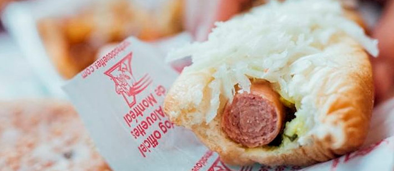 Montréal Hot Dog In Montreal Pool Room | TasteAtlas | Recommended ...