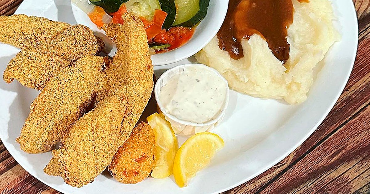 Fried Catfish In Vernon's Kuntry Katfish | TasteAtlas | Recommended ...