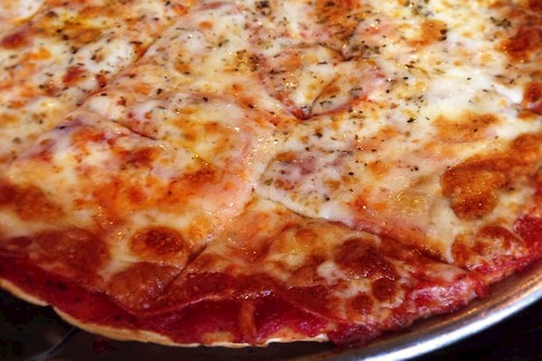 Where to Eat the Best St. Louis-Style Pizza in the World? | TasteAtlas