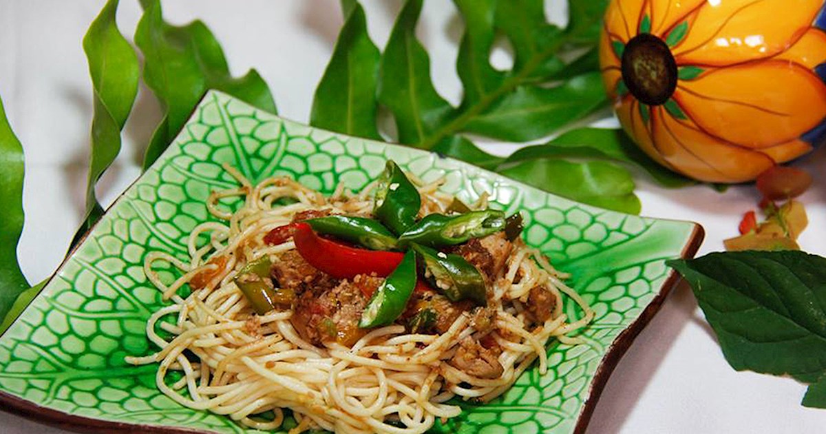 Bicol Express In Small Talk Café | TasteAtlas | Recommended authentic ...