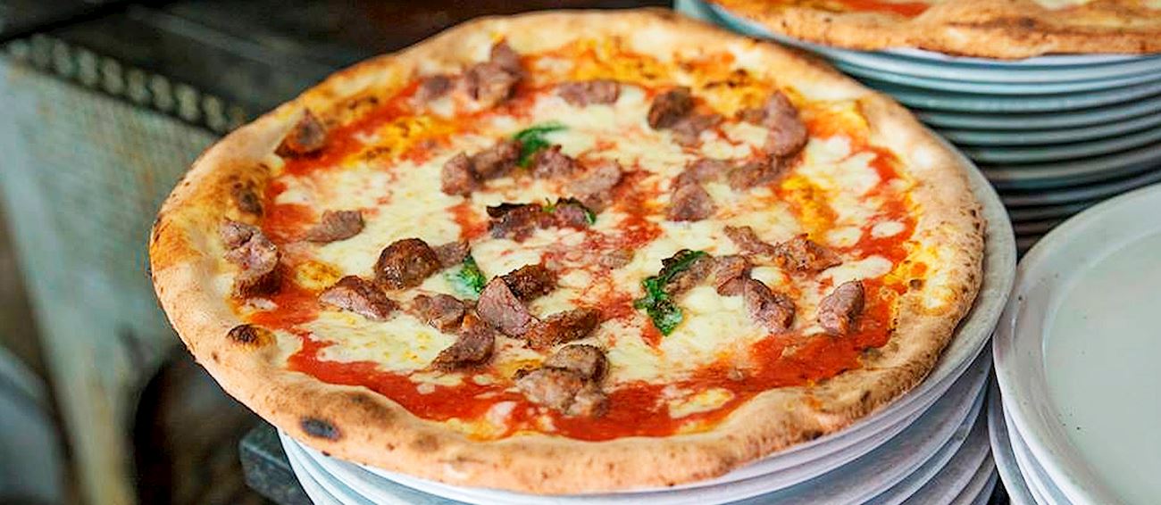 Pizza Carrettiera In Pizzeria Trianon da Ciro | TasteAtlas ...