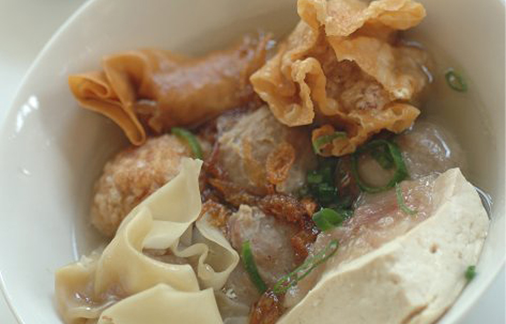 Where to Eat the Best Bakwan Malang in the World? | TasteAtlas