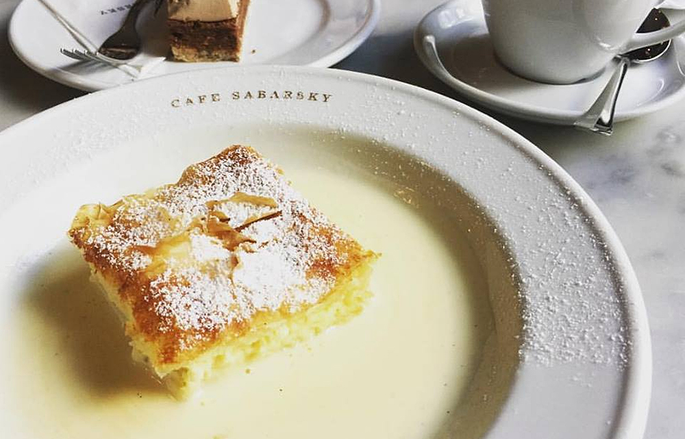 Millirahmstrudel | Traditional Sweet Pastry From Vienna, Austria ...