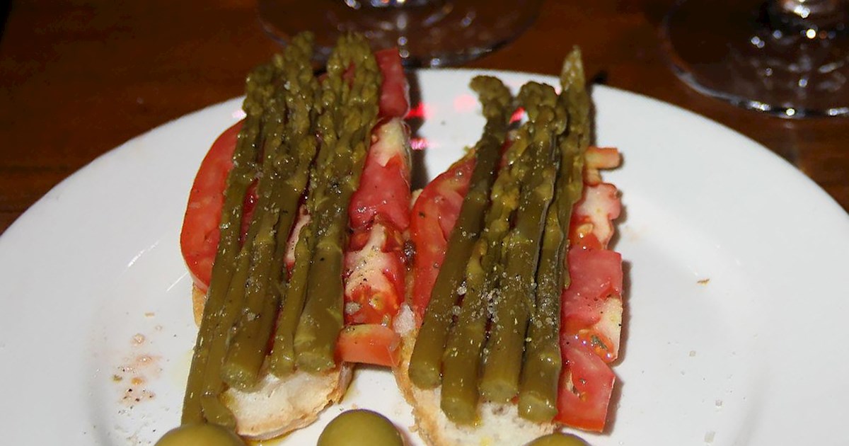 Tapas In Taberna La Tana | TasteAtlas | Recommended authentic restaurants