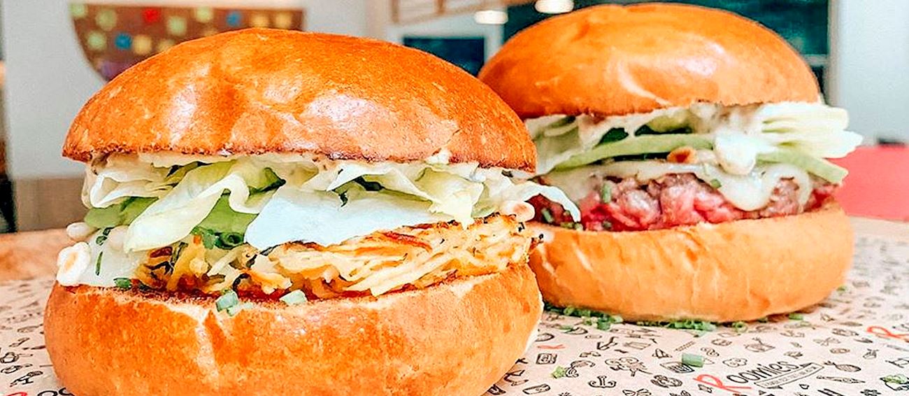 Burger In Roomies Etienne Marcel | TasteAtlas | Recommended authentic ...