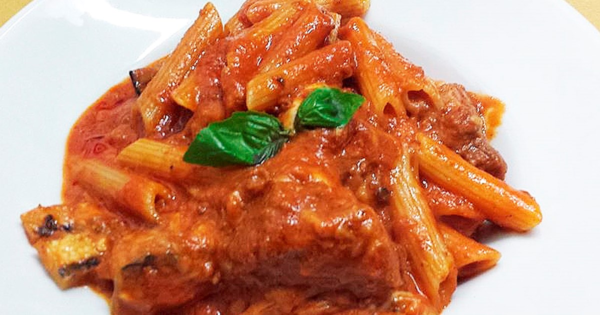 Ragù Napoletano In Tandem Ragù Ristorante Napoli | TasteAtlas ...