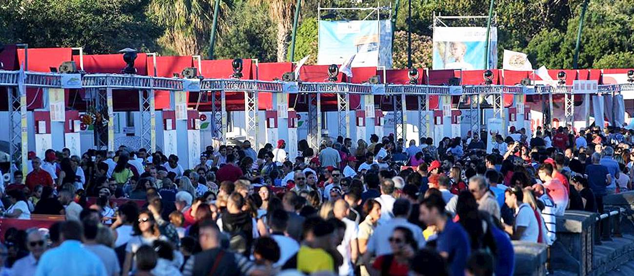 Napoli Pizza Village | Food festival in Naples | Where? What? When?