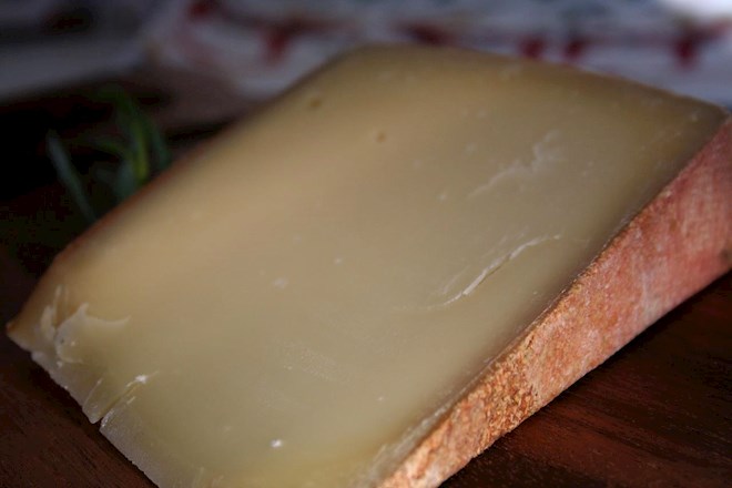 Swiss Cheeses: 51 Cheese Types in Switzerland | TasteAtlas